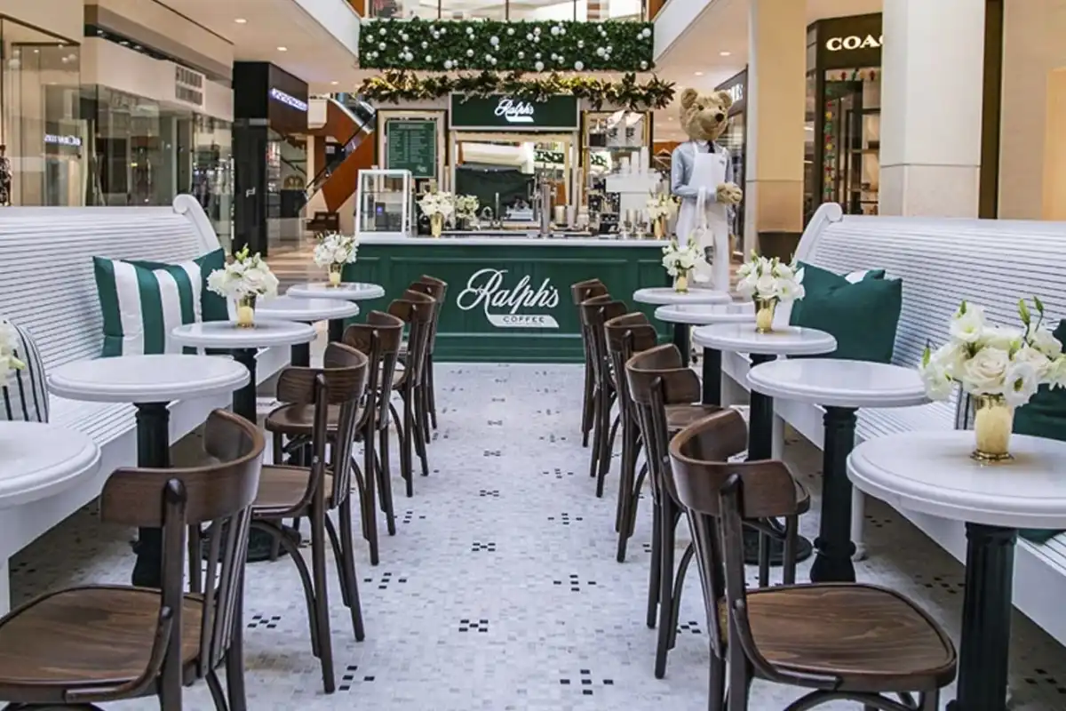 Por que as marcas de moda começaram a abrir cafés e restaurantes ...